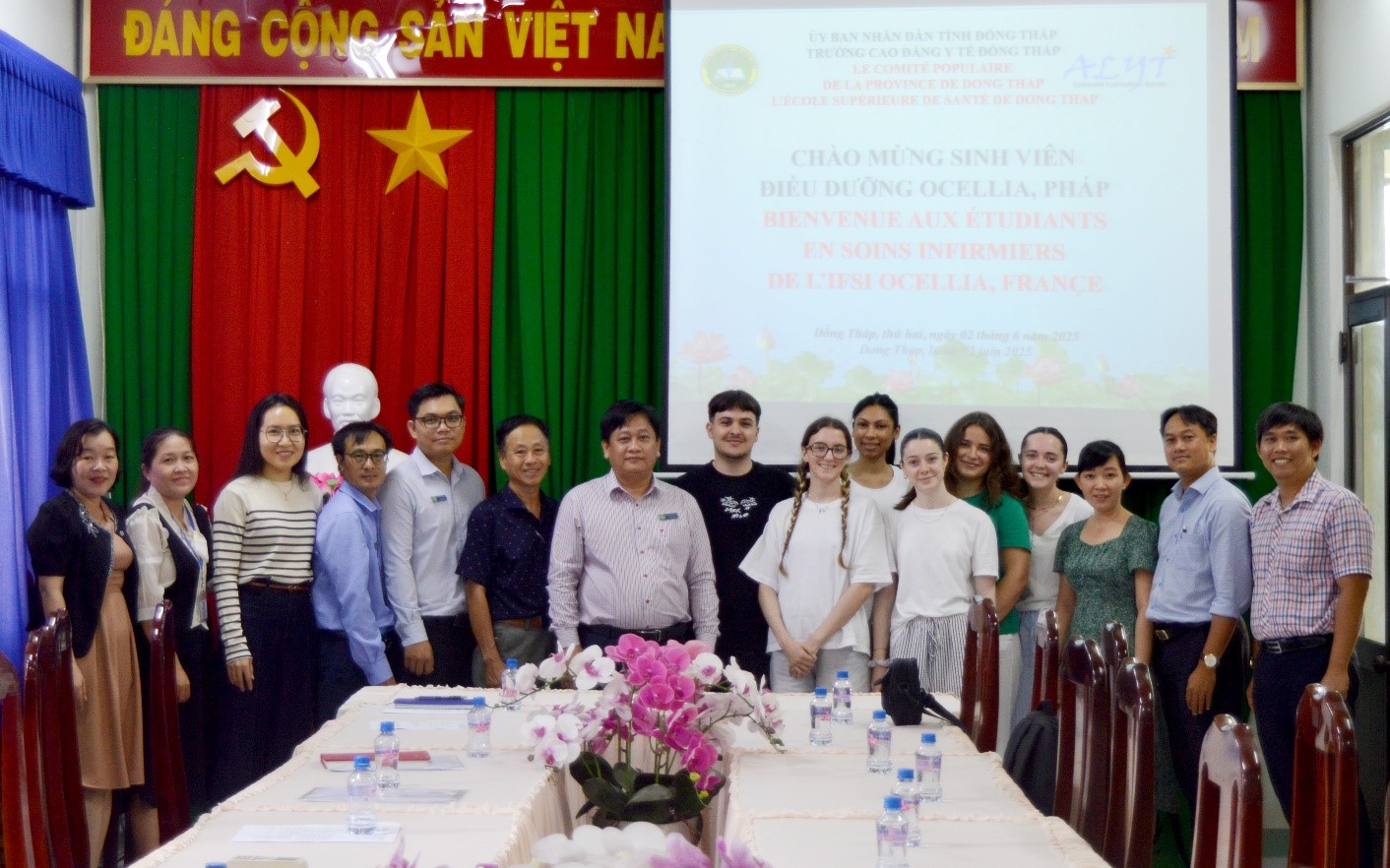 Trường Cao đẳng Y tế Đồng Tháp tiếp nhận sinh viên Pháp đến tham quan ...